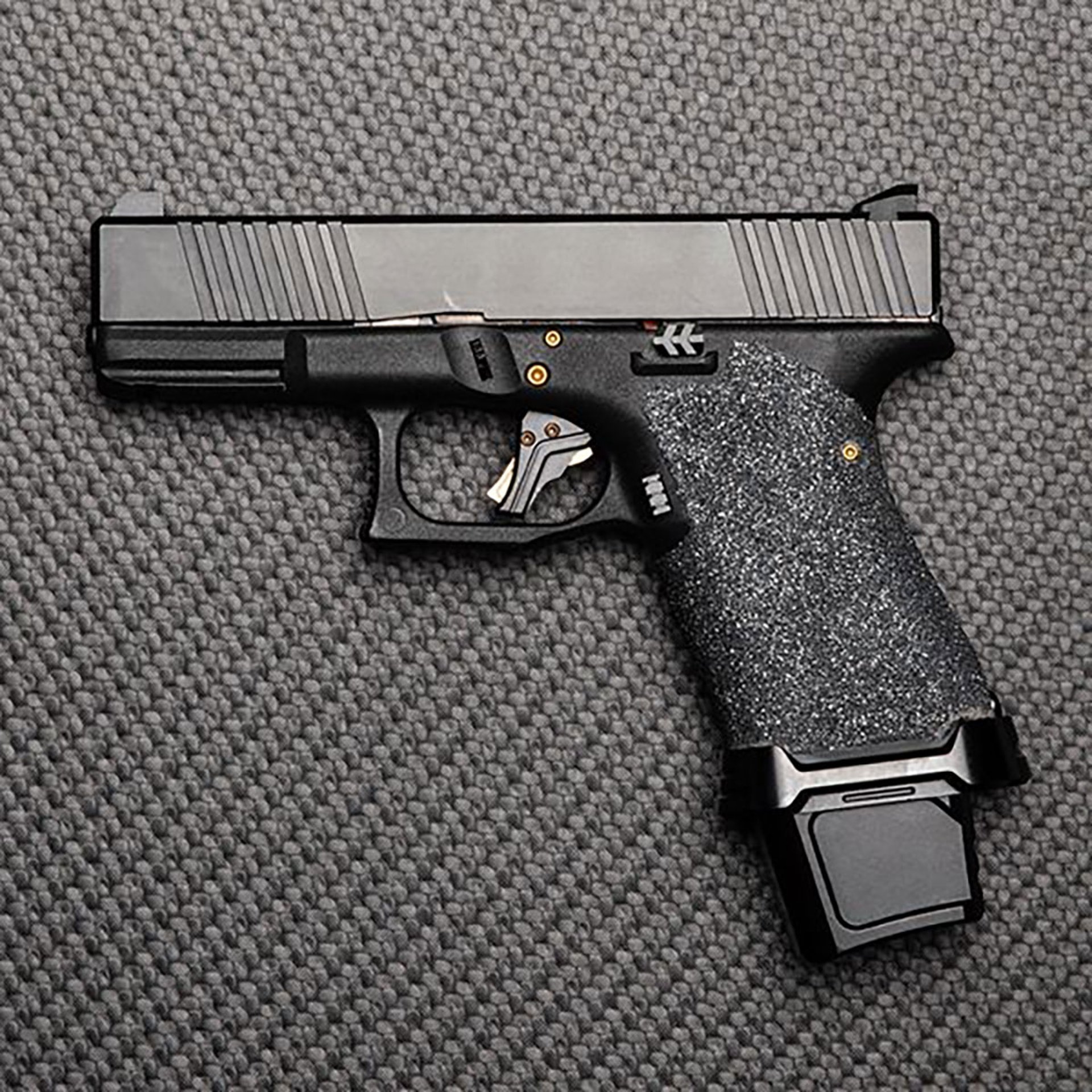 TYRANT CNC Magwell for Glock 19/23 GEN 5 Black w/Black Screw SKU: 430109406