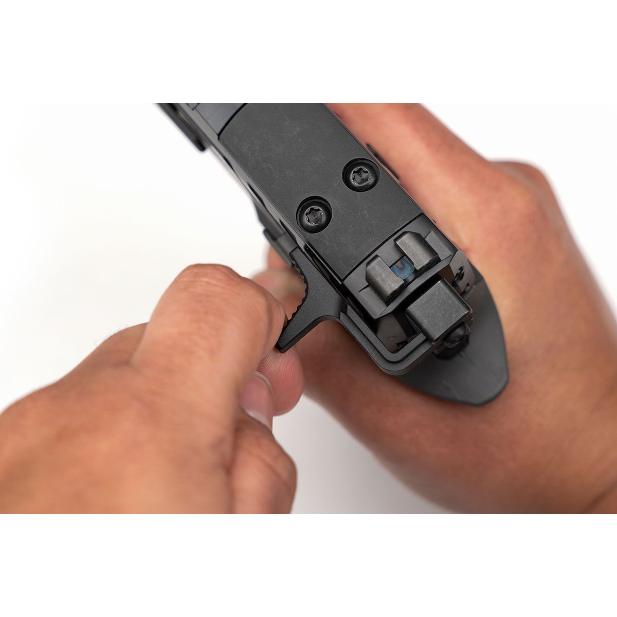 STRIKE INDUSTRIES SIG SAUER P320 AMBIDEXTROUS SIDE CHARGING HANDLE