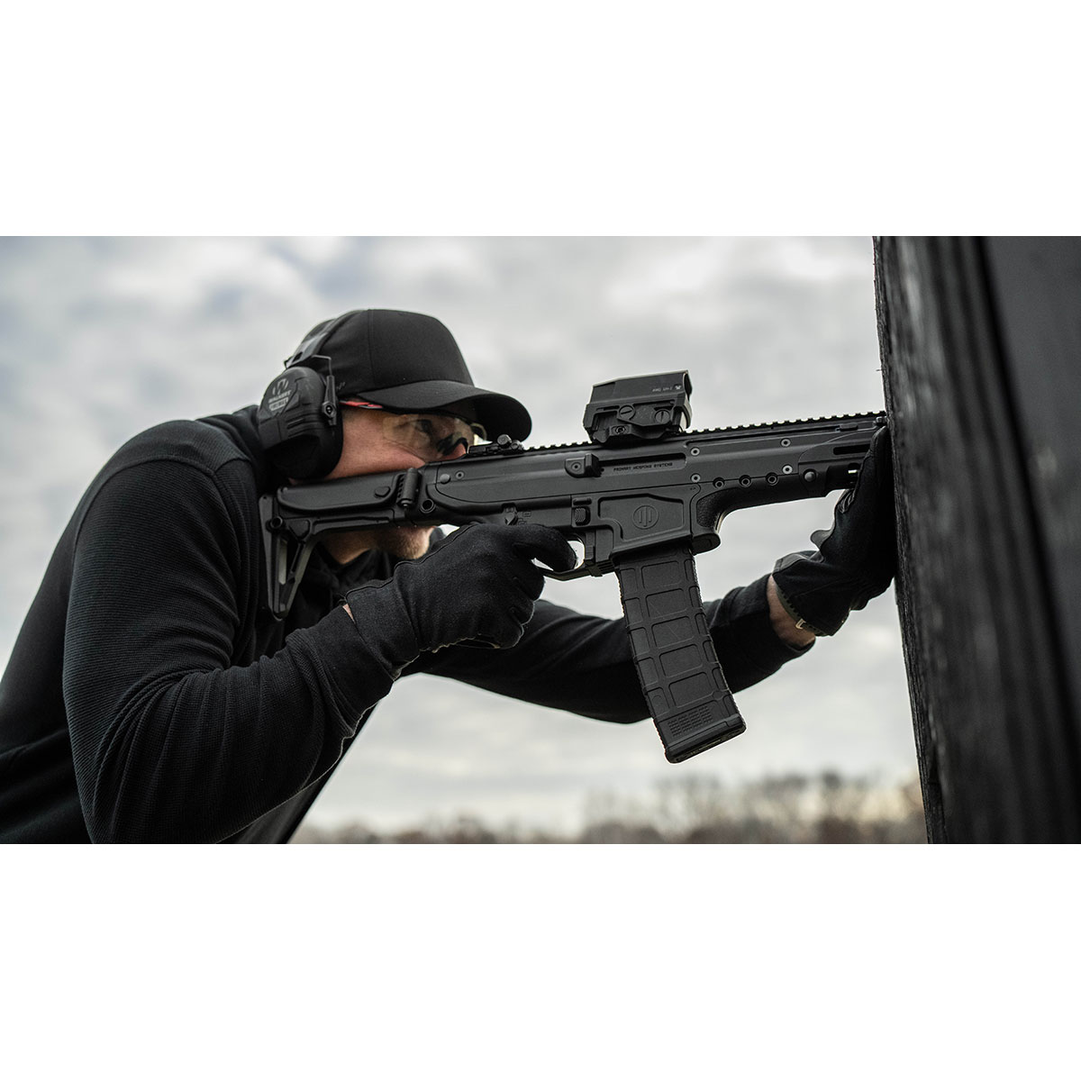 PRIMARY WEAPONS UXR ELITE RIFLE SYSTEM 300 AAC BLACKOUT SEMI-AUTO RIFLE