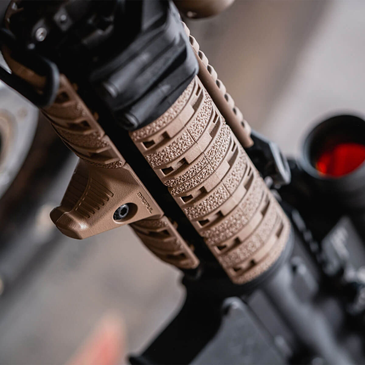 MAGPUL XTM® ENHANCED PICATINNY RAIL PANEL POLYMER FOR AR-15